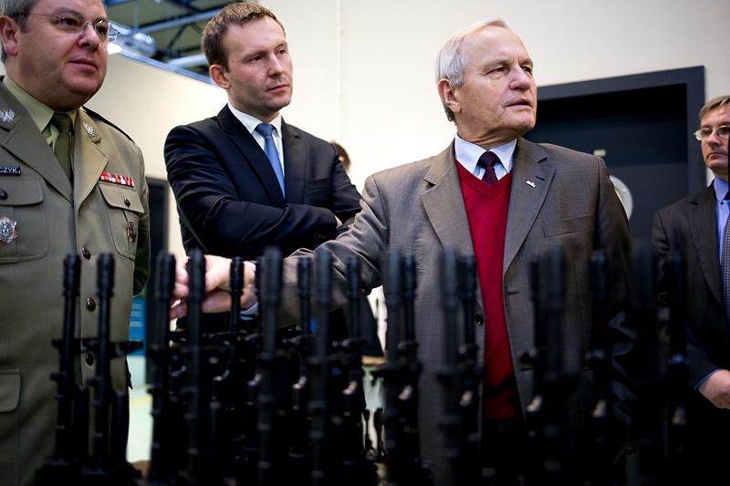 Szef BBN z wizytą z polskiej zbrojeniówce - Wydarzenia - Biuro Bezpieczeństwa Narodowego